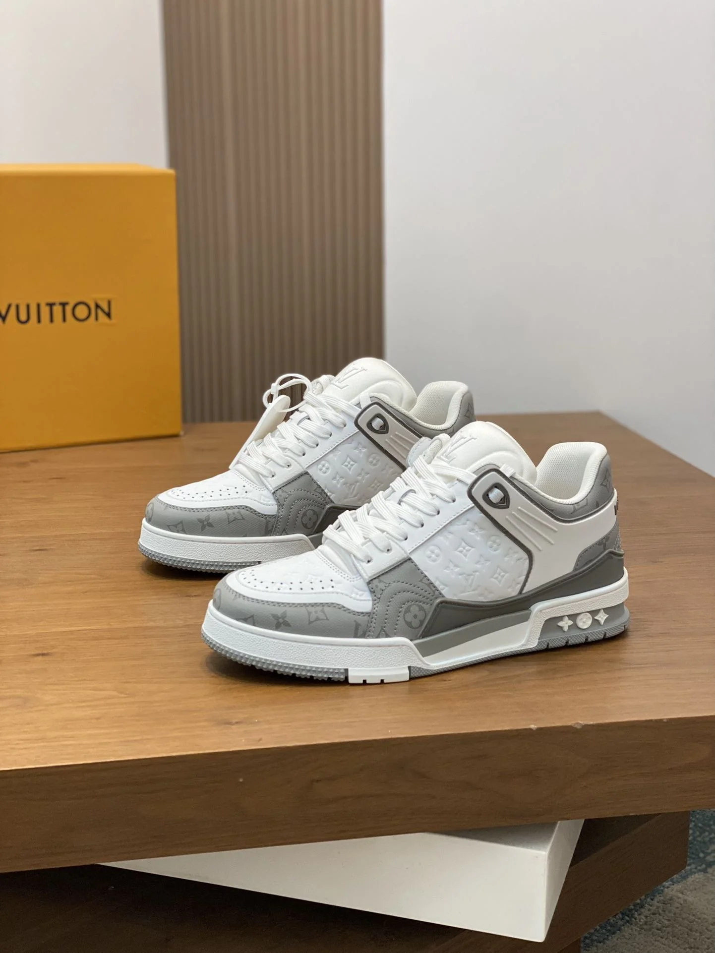 High fidelity Louis Vuitton Trainer Sneaker