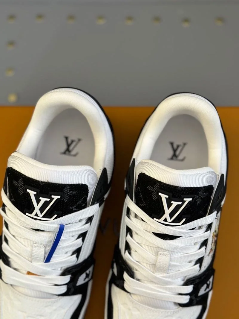 Authentic Louis Vuitton Trainer Sneaker