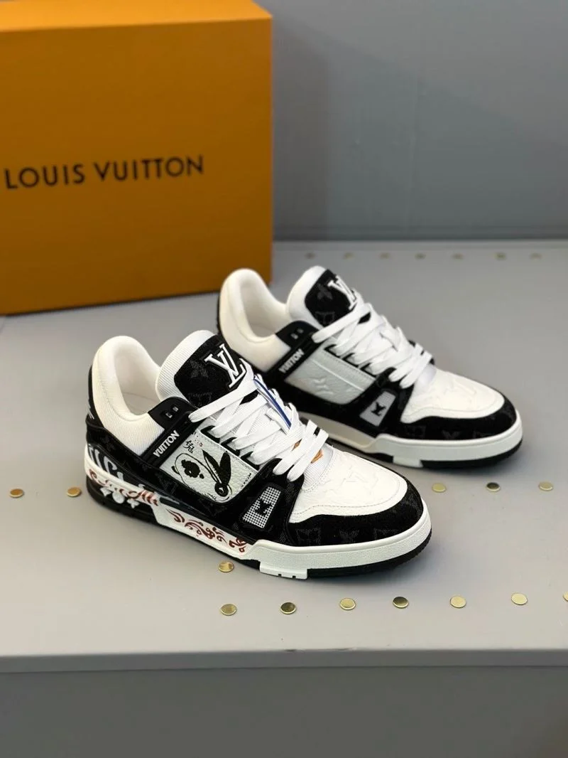 Accurate model Louis Vuitton Trainer Sneaker