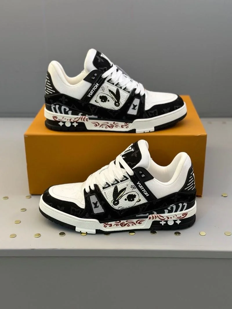 Accurate model Louis Vuitton Trainer Sneaker