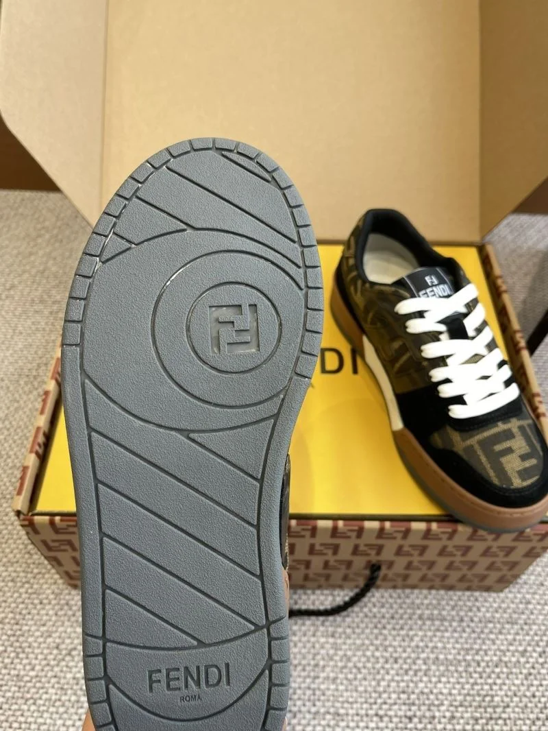 Exact replica Louis Vuitton Trainer Sneaker