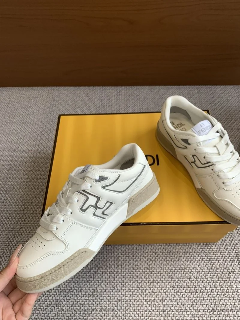Accurate model Louis Vuitton Trainer Sneaker