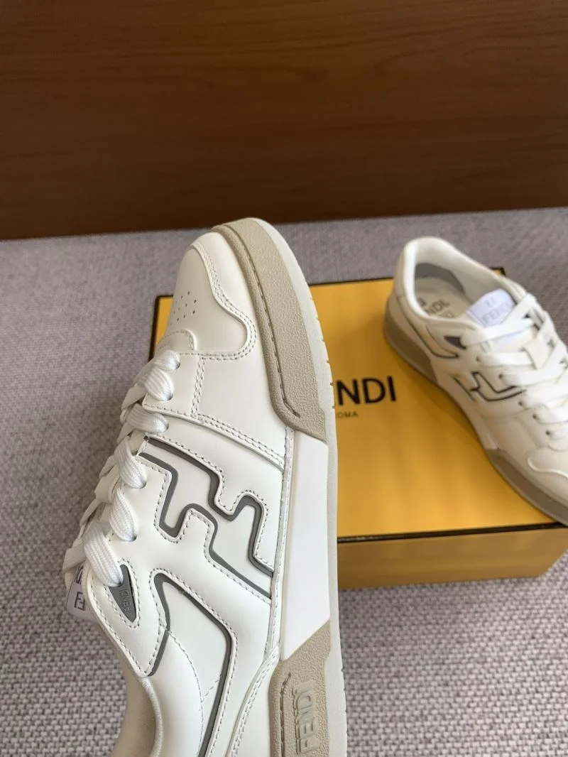 Accurate model Louis Vuitton Trainer Sneaker