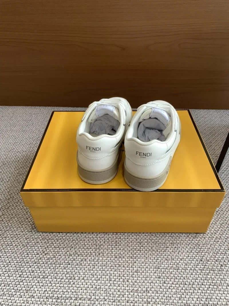 Accurate model Louis Vuitton Trainer Sneaker