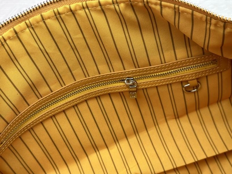 Official Louis Vuitton Travel Bags
