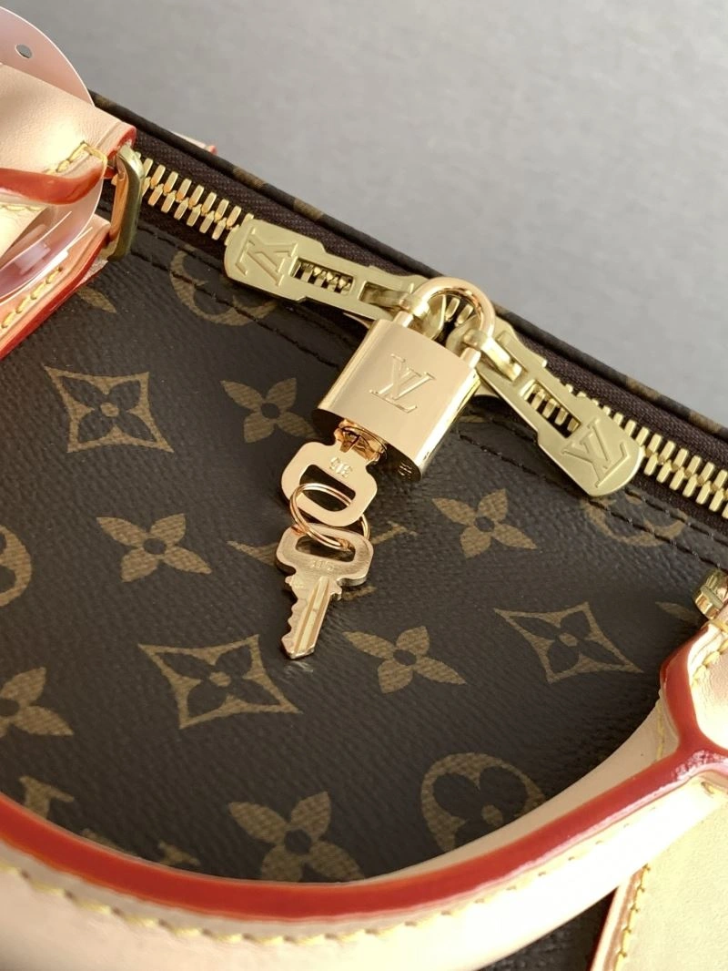 Indistinguishable Louis Vuitton Travel Bags