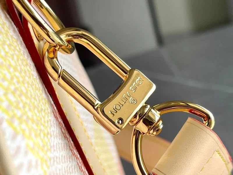 Mirror quality Louis Vuitton Travel Bags