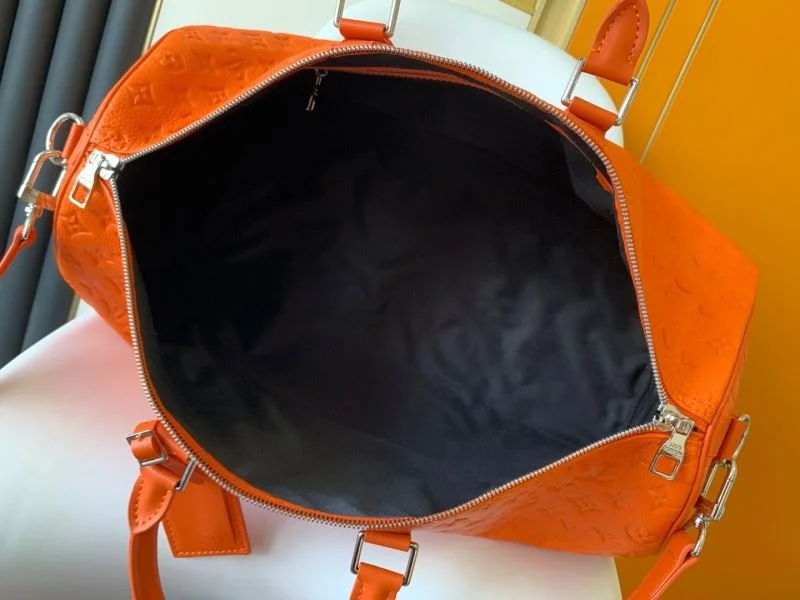 Accurate model Louis Vuitton Travel Bags