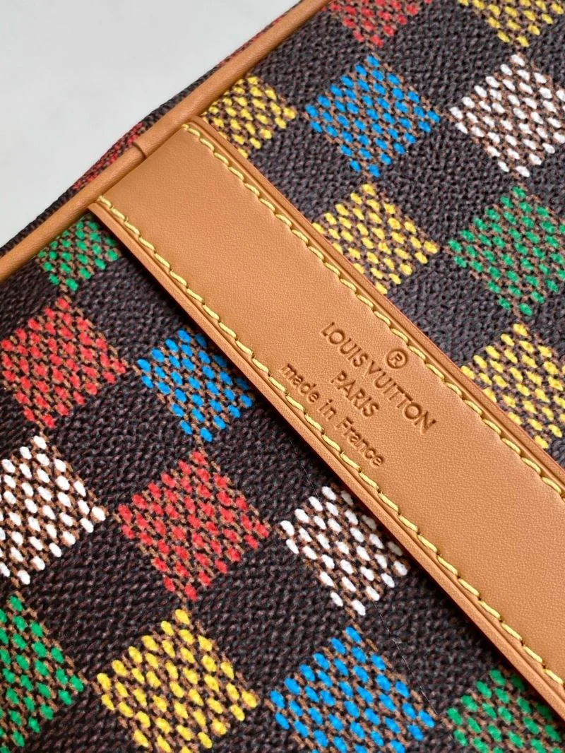 Bargain Louis Vuitton Travel Bags