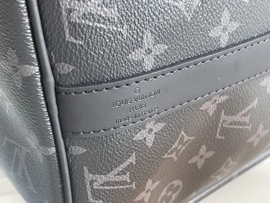 Indistinguishable Louis Vuitton Travel Bags