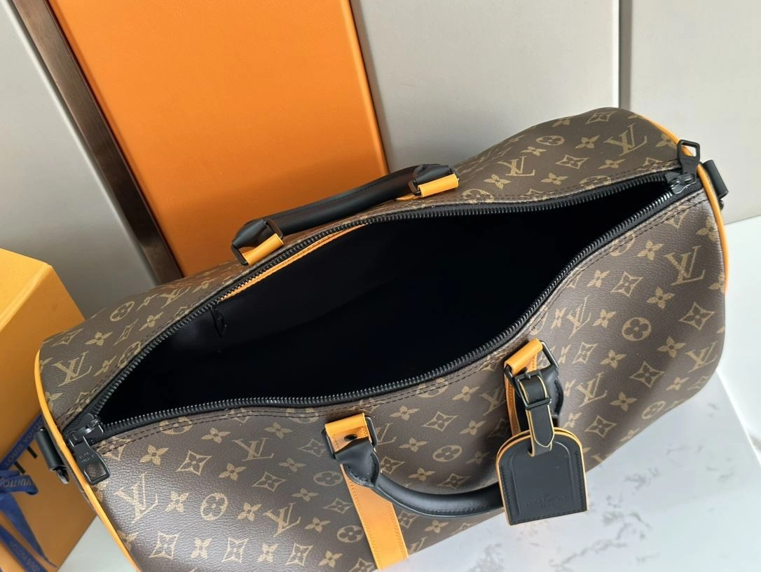 Accurate model Louis Vuitton Travel Bags