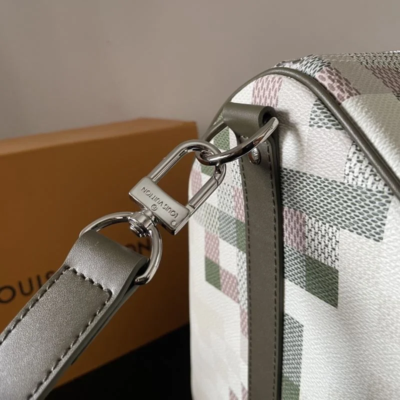 Accurate model Louis Vuitton Travel Bags