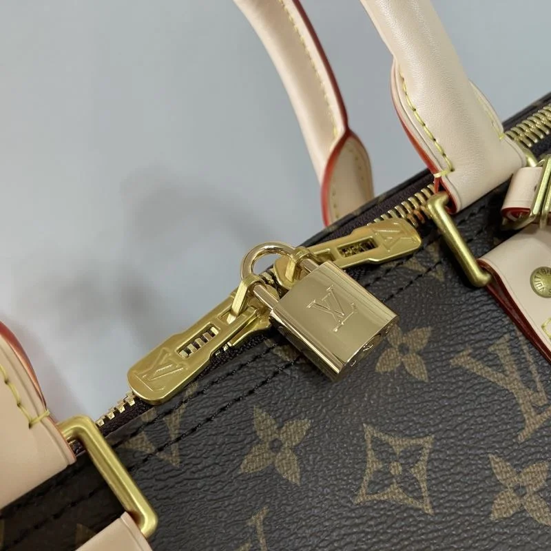Exact replica Louis Vuitton Travel Bags