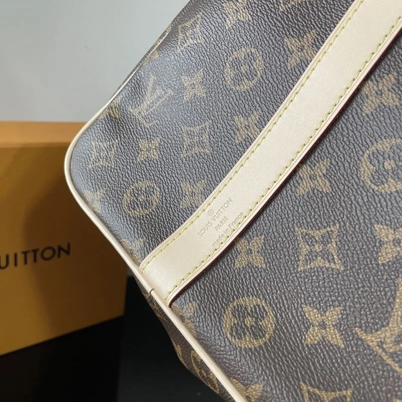 Exact replica Louis Vuitton Travel Bags