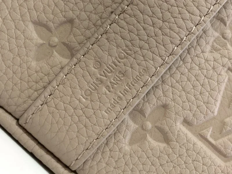 Accurate model Louis Vuitton Travel Bags