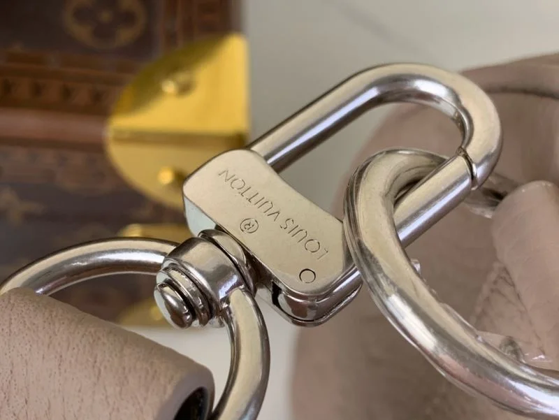 Accurate model Louis Vuitton Travel Bags