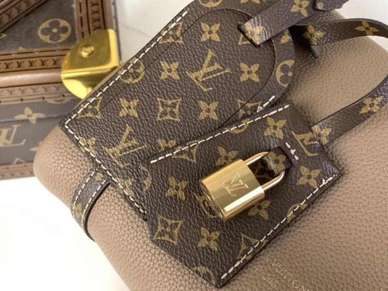 Exact replica Louis Vuitton Travel Bags