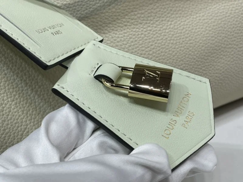 Exact replica Louis Vuitton Travel Bags