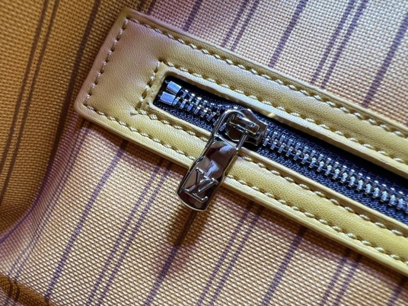 Mirror quality Louis Vuitton Travel Bags