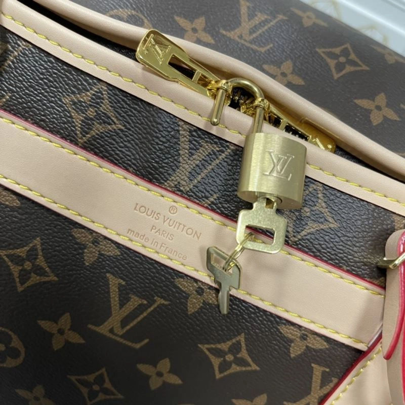 Low-cost Louis Vuitton Travel Bags