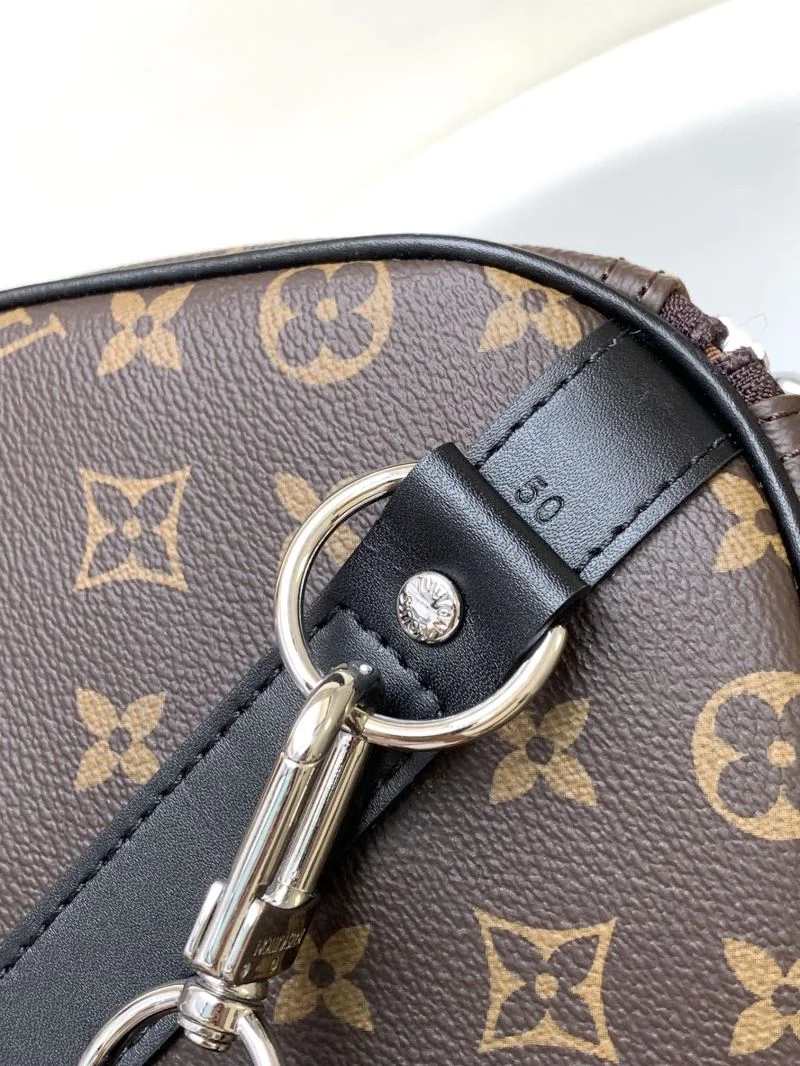 Bargain Louis Vuitton Travel Bags