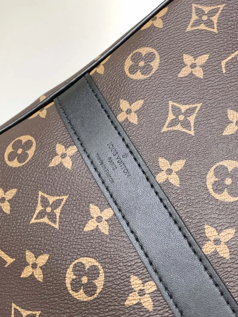 Bargain Louis Vuitton Travel Bags