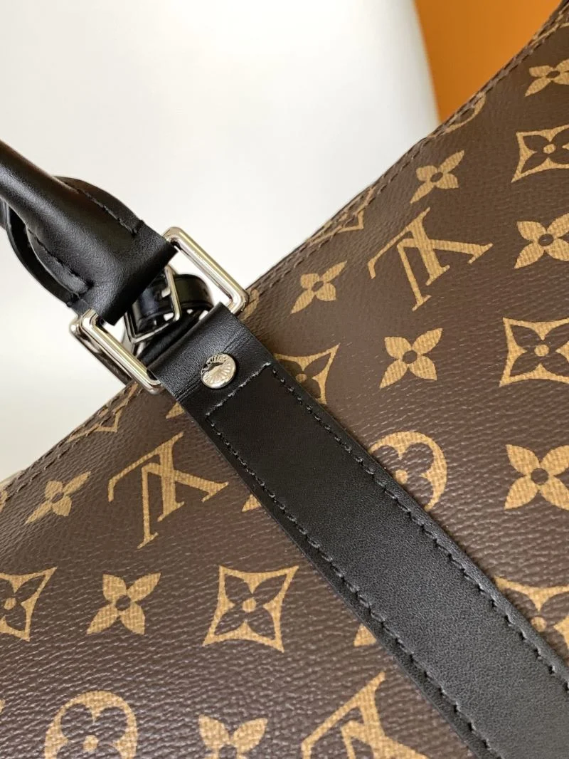 Bargain Louis Vuitton Travel Bags