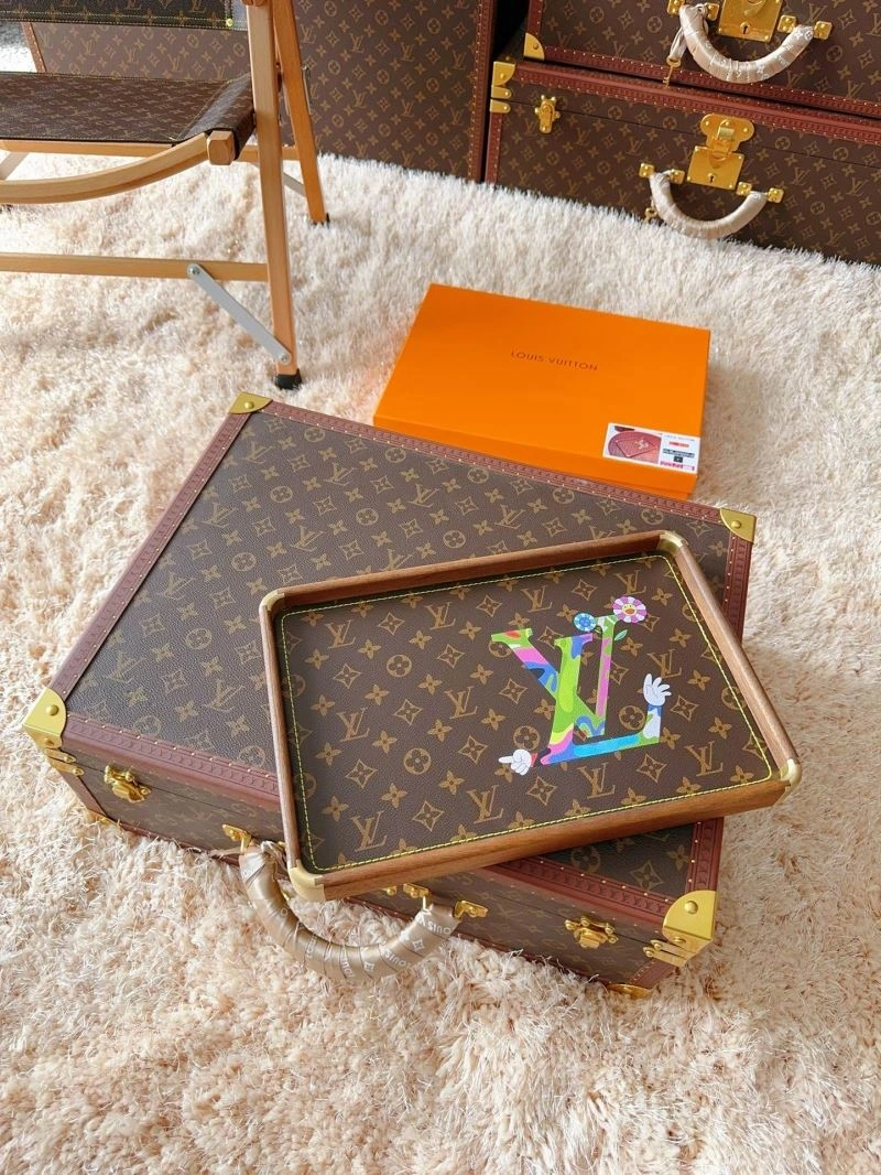 Top mirror Louis Vuitton Trays
