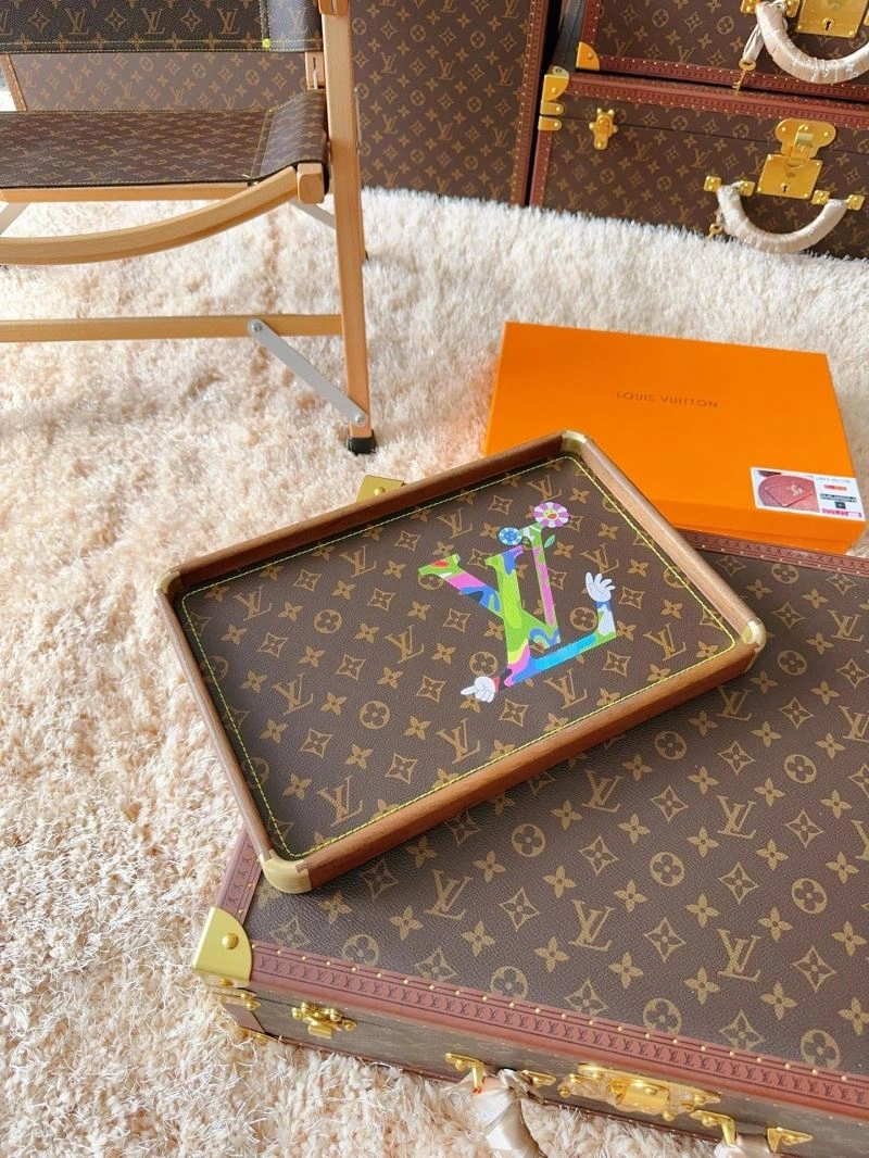 Top mirror Louis Vuitton Trays