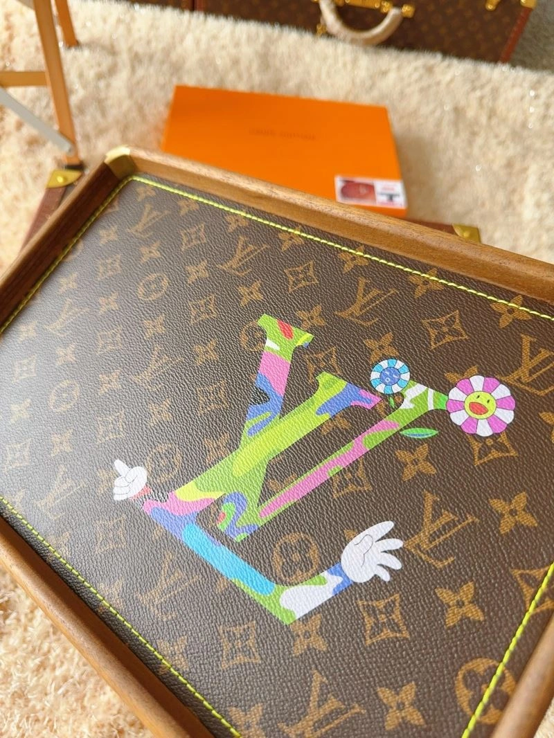 Top mirror Louis Vuitton Trays
