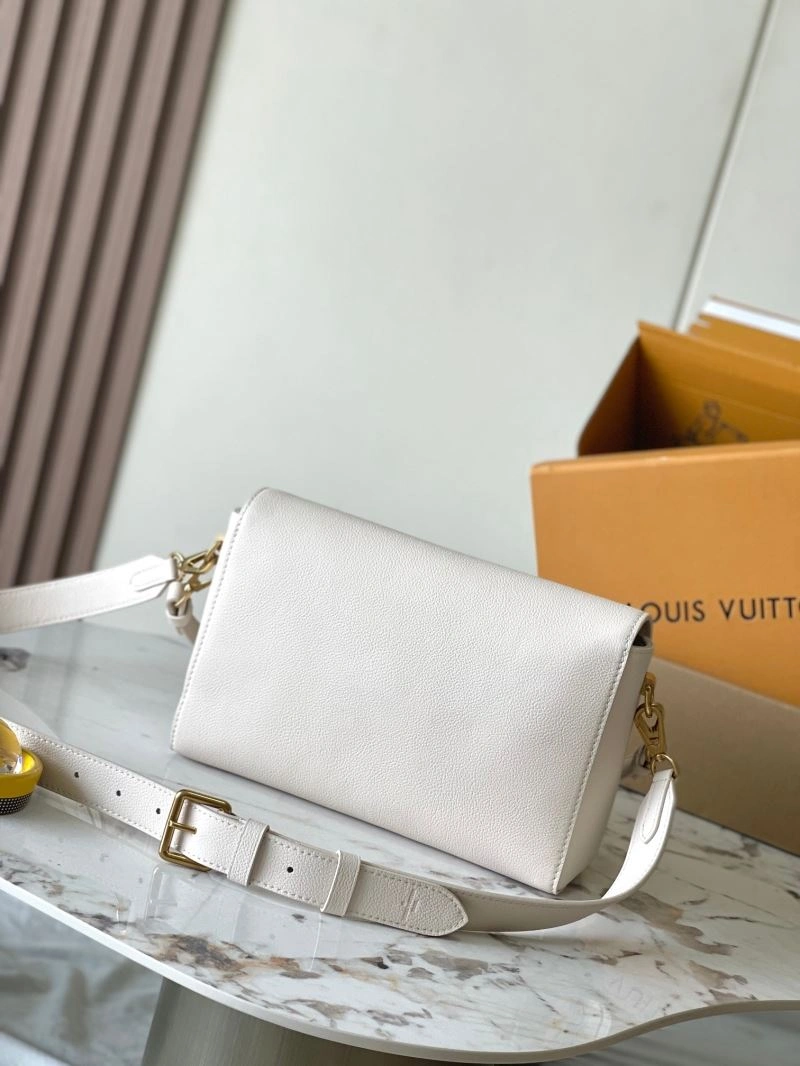 Top mirror Louis Vuitton Twist Bags