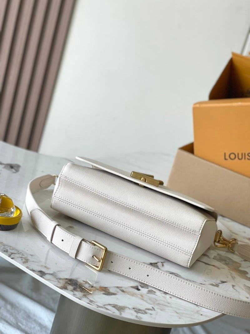 Top mirror Louis Vuitton Twist Bags