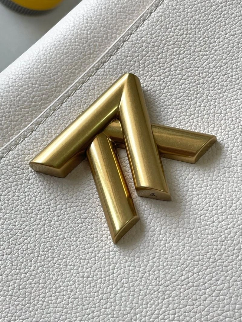 Top mirror Louis Vuitton Twist Bags