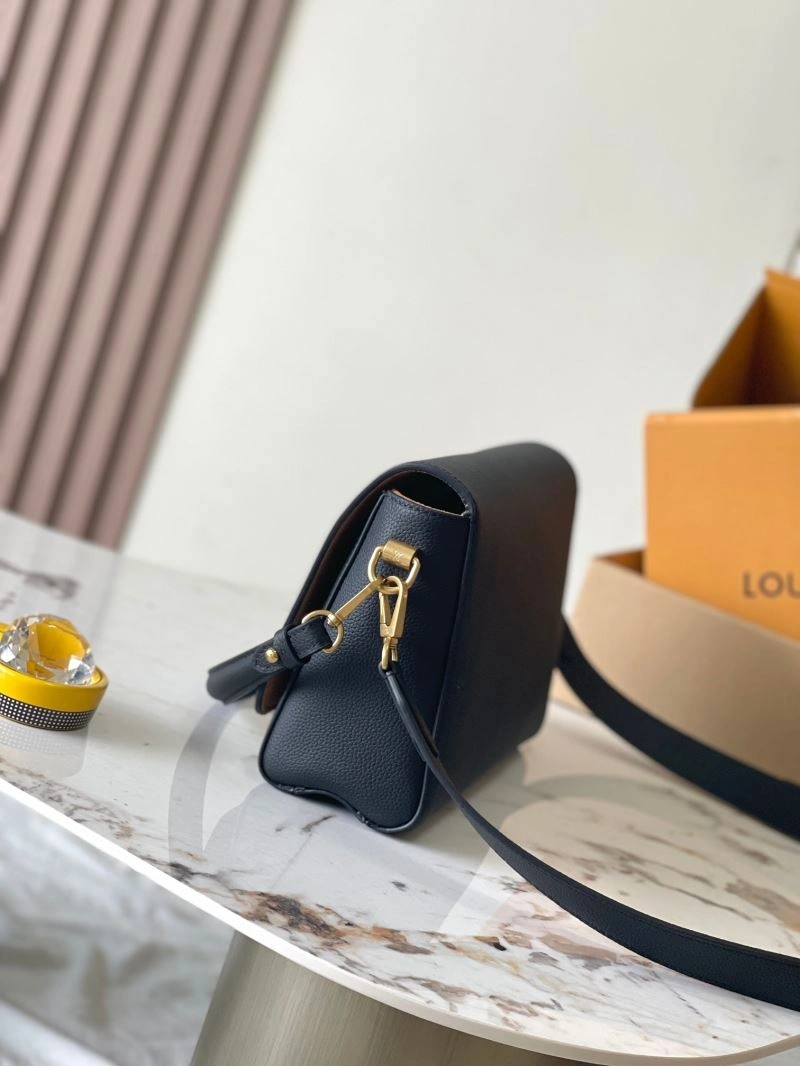Top mirror Louis Vuitton Twist Bags