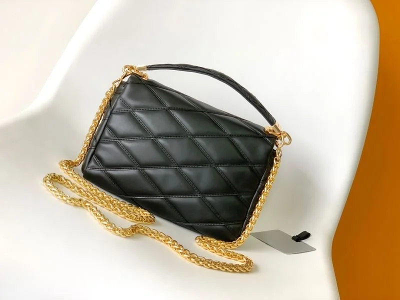 Top mirror Louis Vuitton Twist Bags