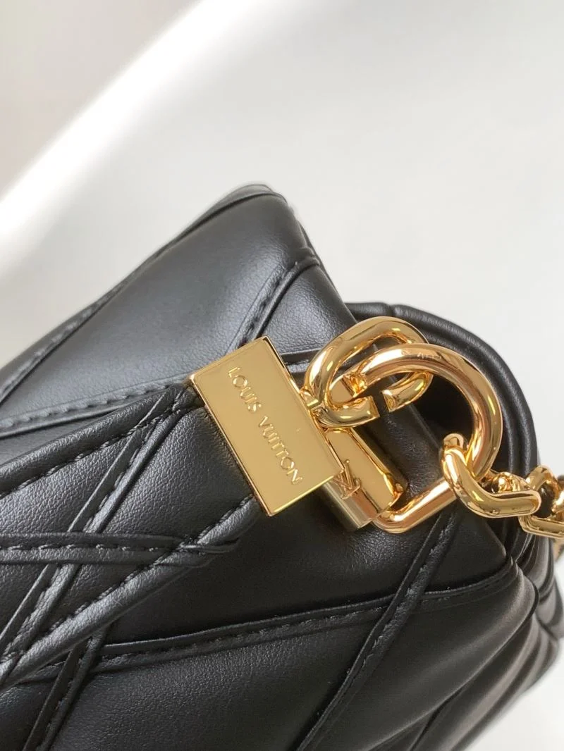 Top mirror Louis Vuitton Twist Bags