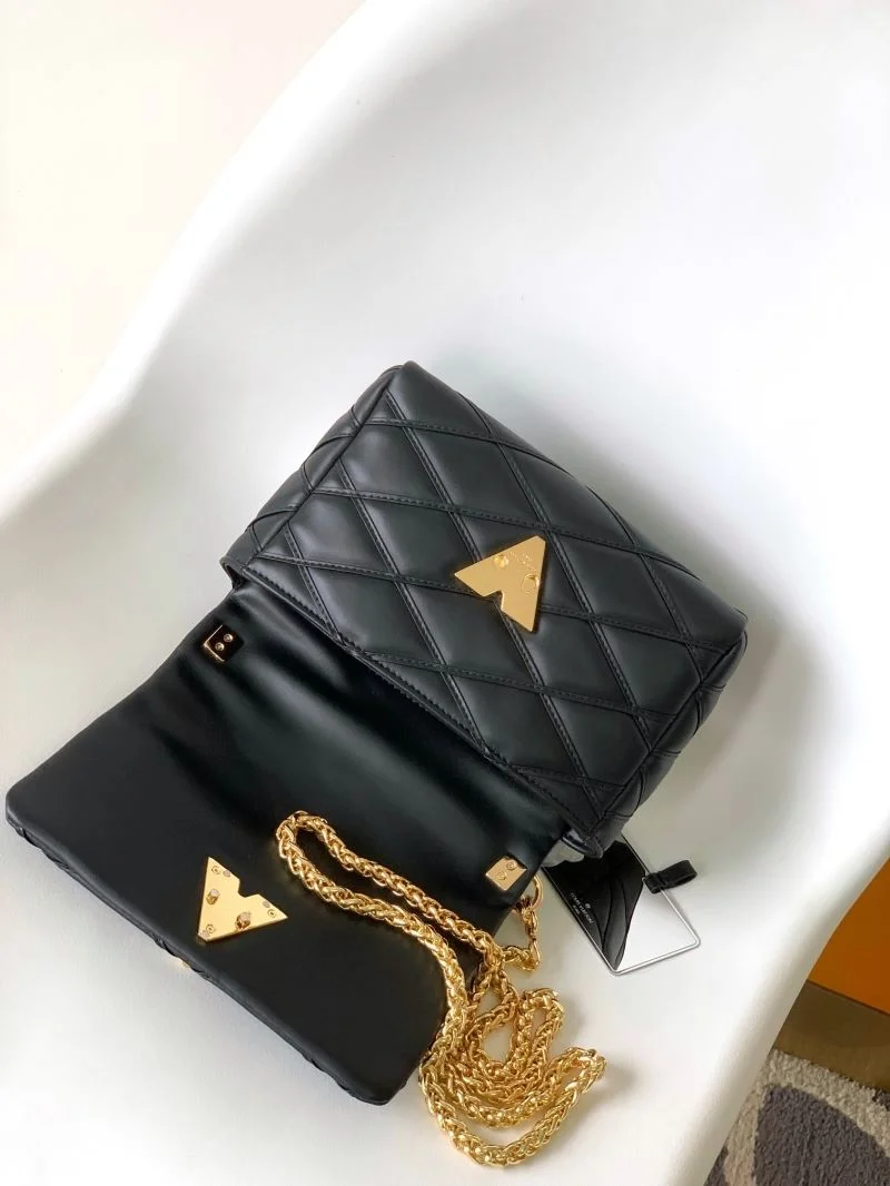 Top mirror Louis Vuitton Twist Bags