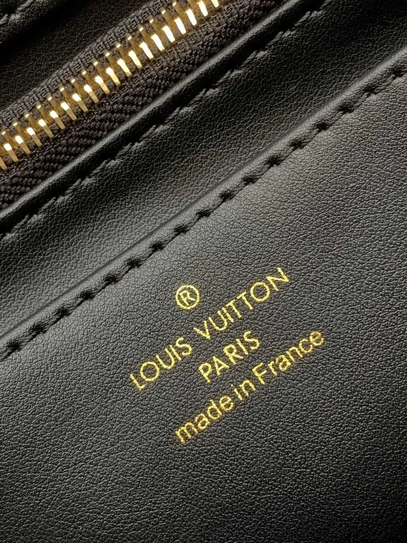 Top mirror Louis Vuitton Twist Bags