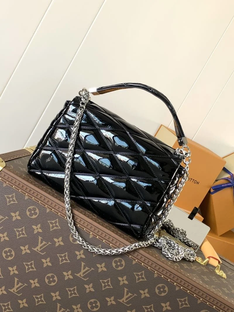 Top mirror Louis Vuitton Twist Bags