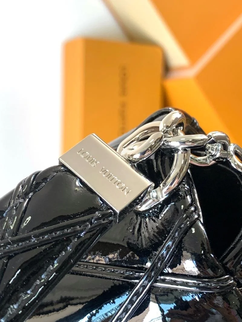 Top mirror Louis Vuitton Twist Bags