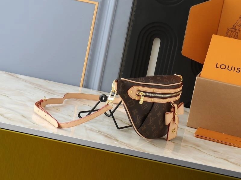 Brand-authenticated Louis Vuitton Waist Chest Packs
