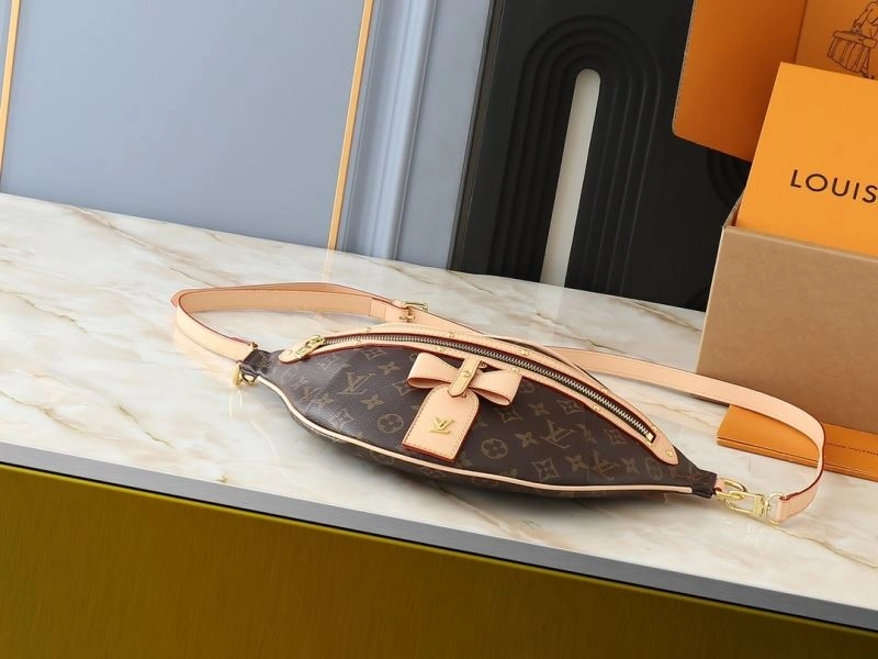 Brand-authenticated Louis Vuitton Waist Chest Packs