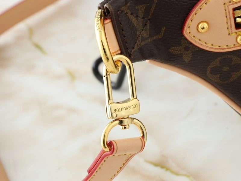 Brand-authenticated Louis Vuitton Waist Chest Packs