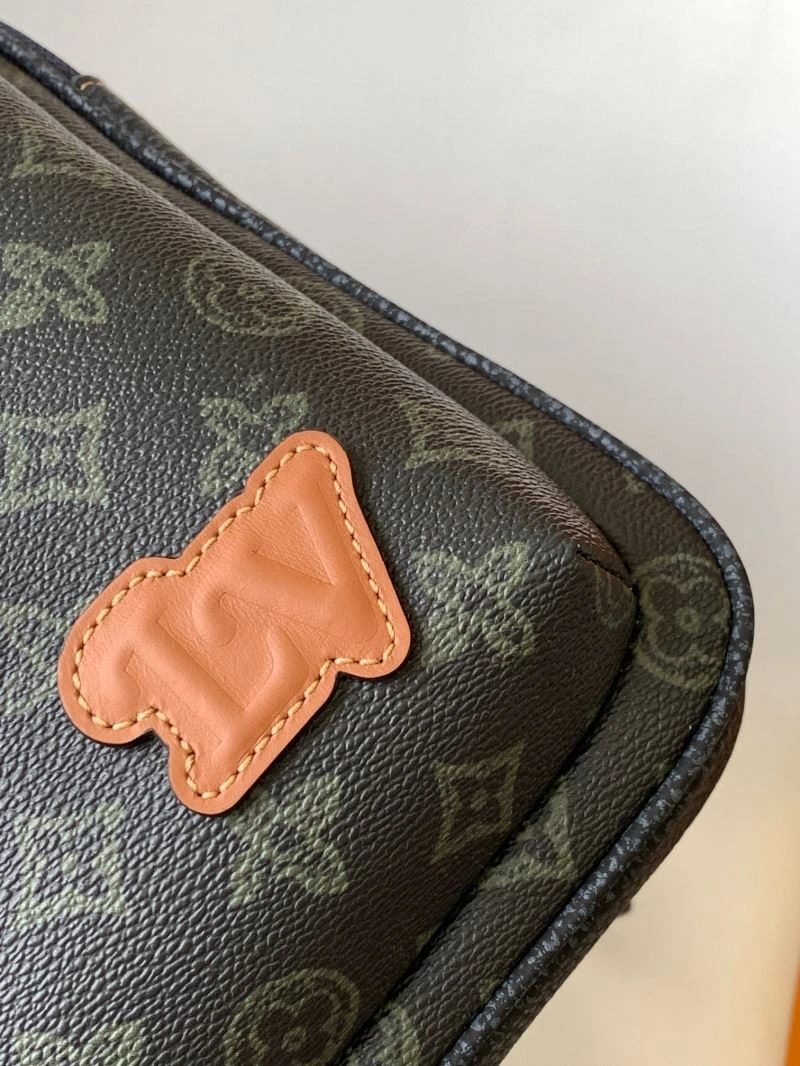 Brand-authenticated Louis Vuitton Waist Chest Packs
