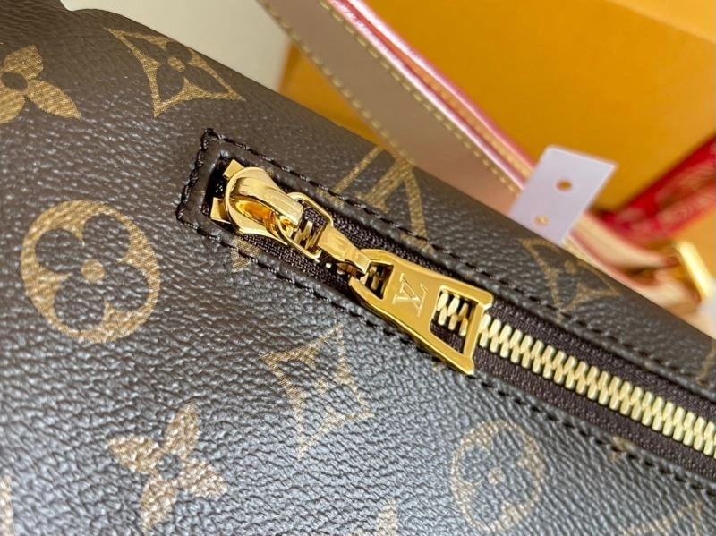 Accurate model Louis Vuitton Waist Chest Packs