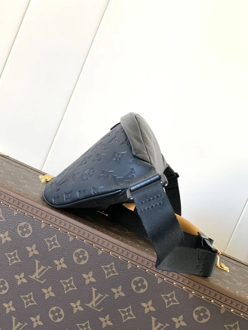 Brand-authenticated Louis Vuitton Waist Chest Packs