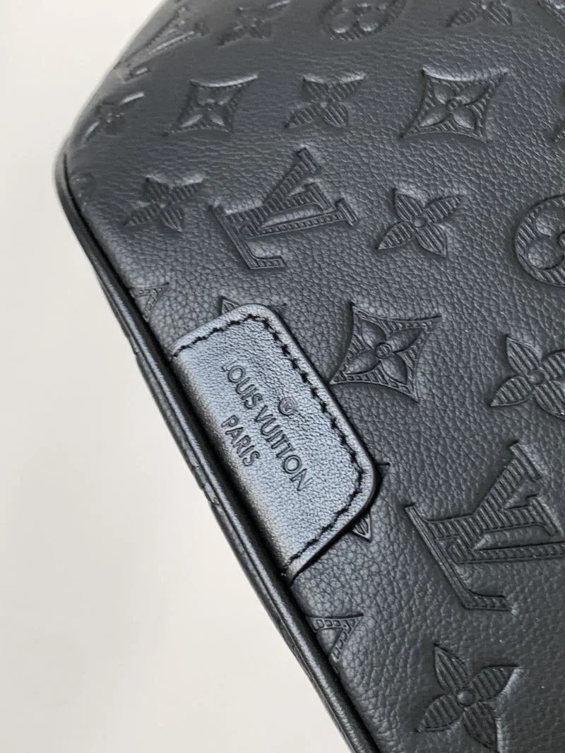 Brand-authenticated Louis Vuitton Waist Chest Packs
