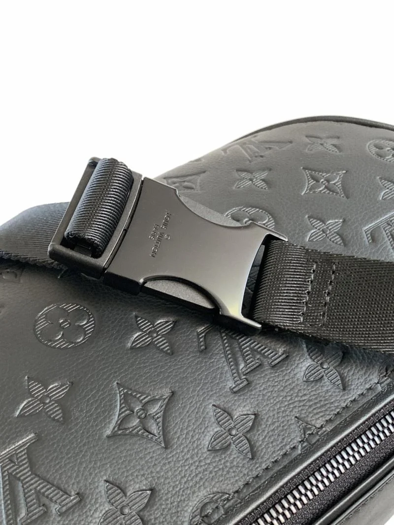 Brand-authenticated Louis Vuitton Waist Chest Packs