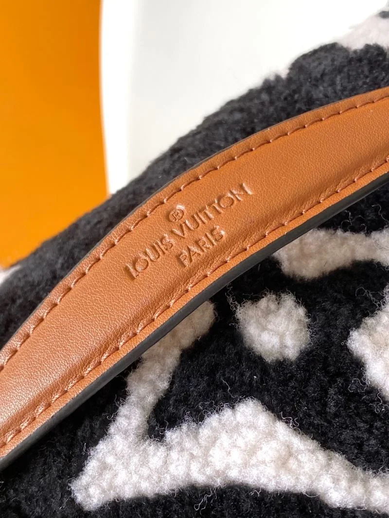 Mirror quality Louis Vuitton Waist Chest Packs