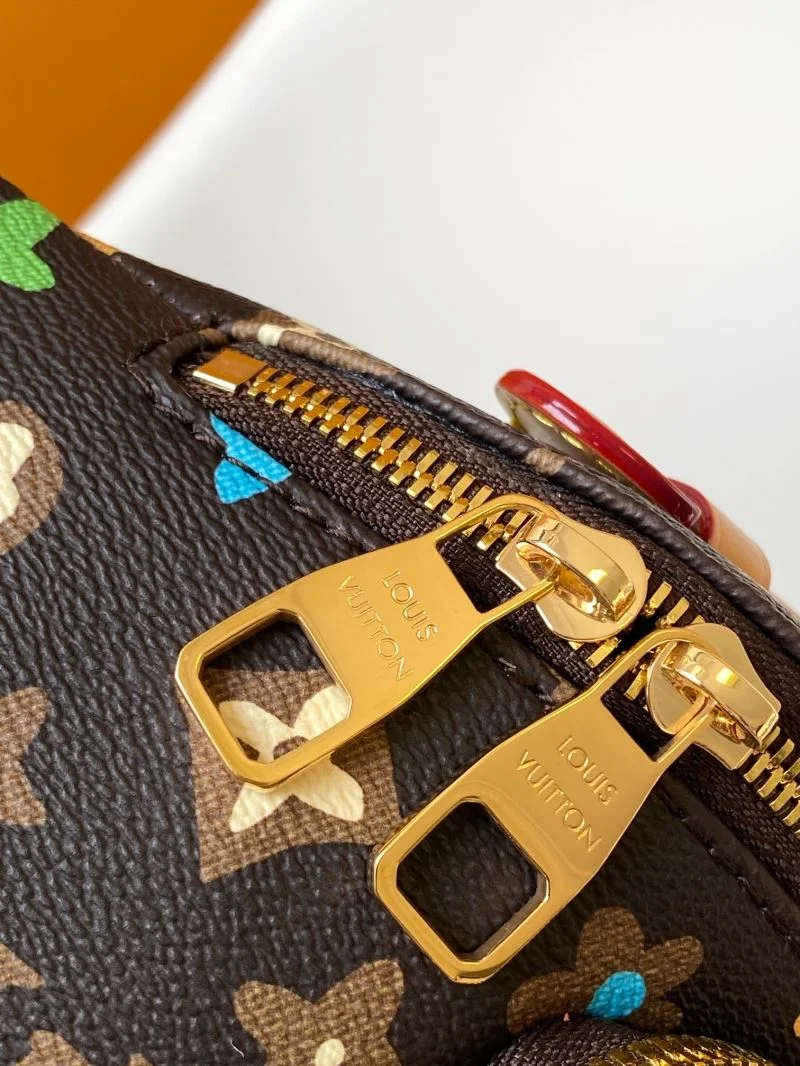 Top mirror Louis Vuitton Waist Chest Packs